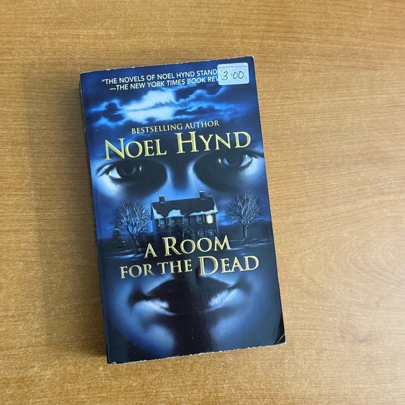 Accents | A Room For The Dead By Noel Hynd Book | Poshmark